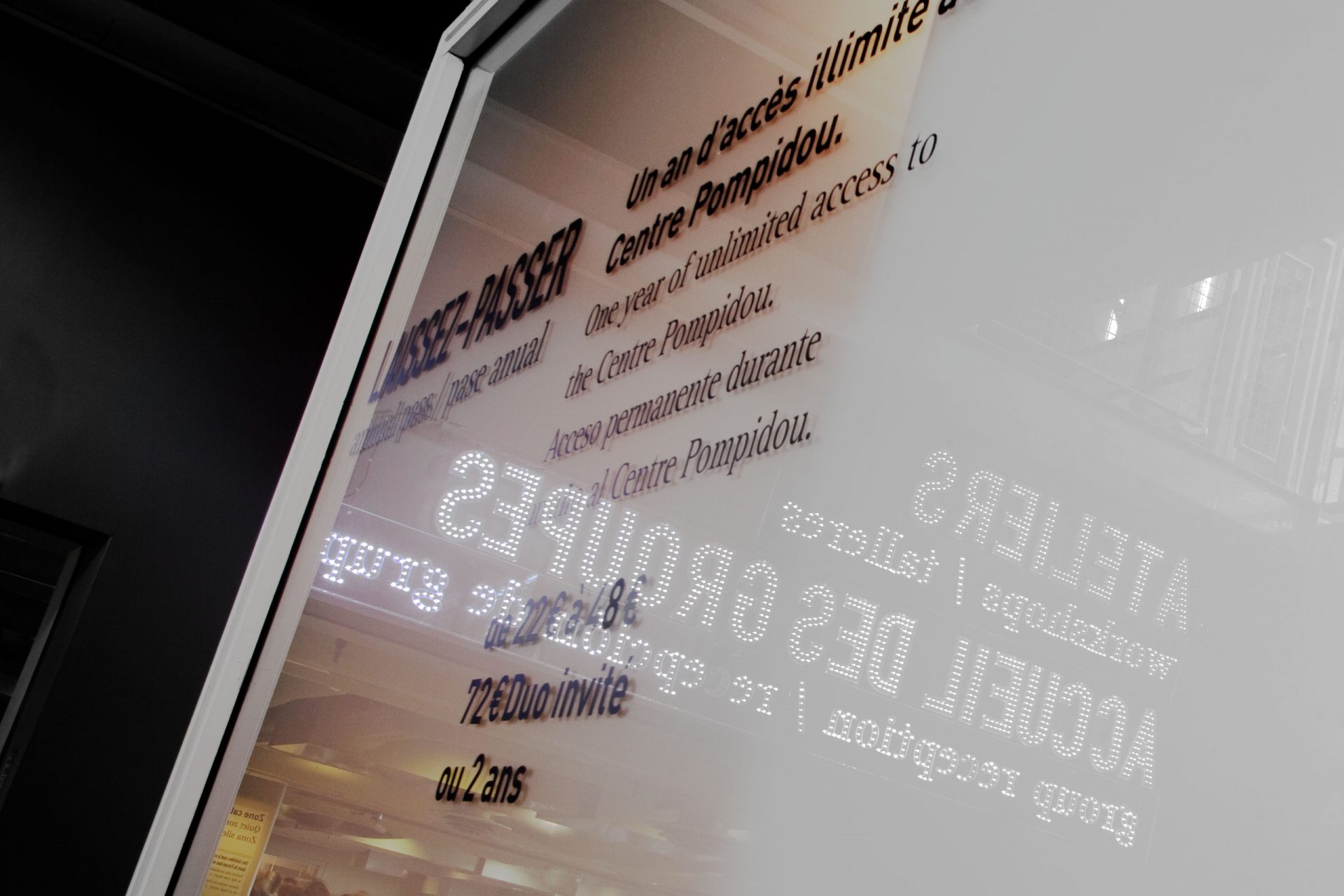 Monumental, Flexible, Luminous signage at Centre Pompidou