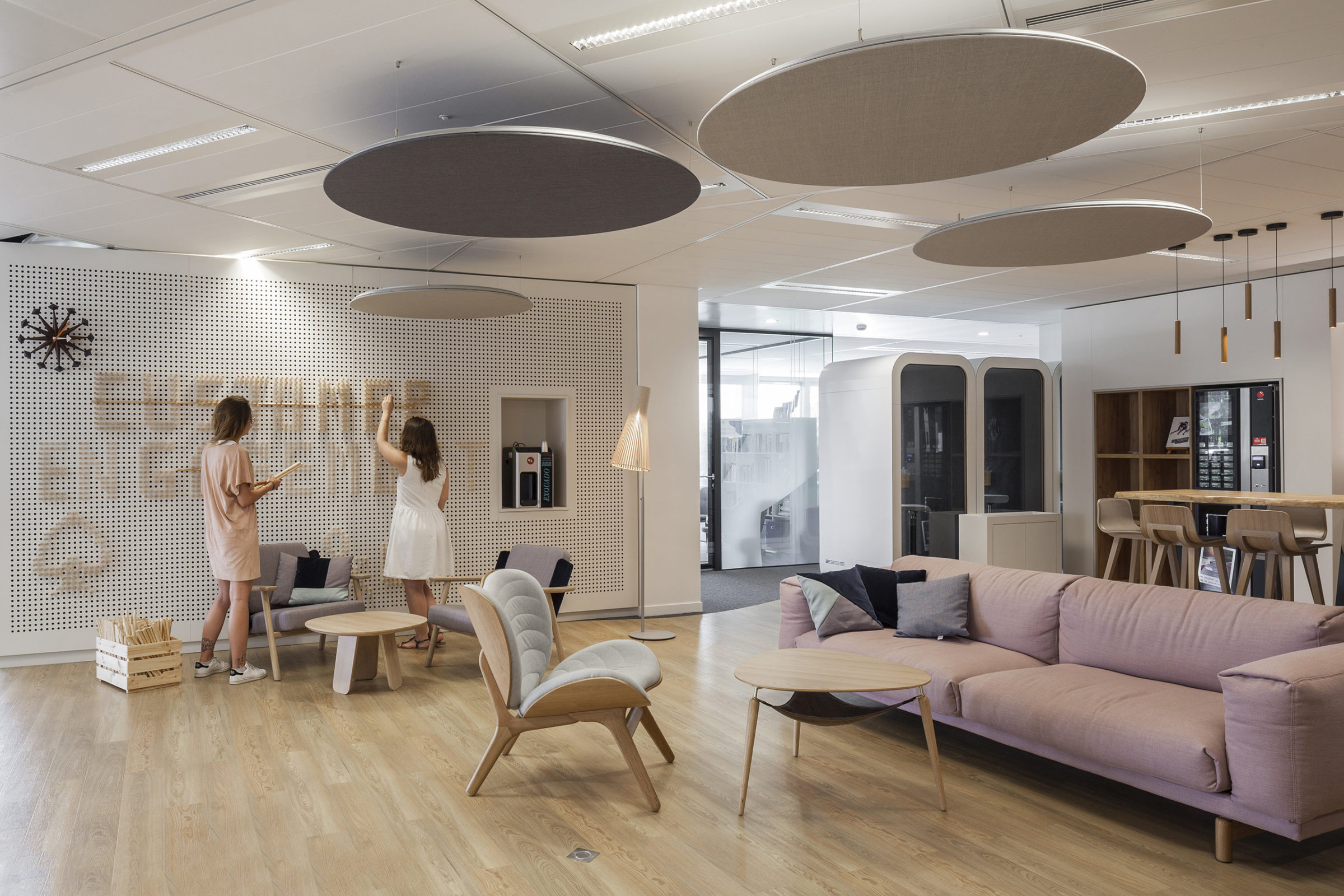 Wayfinding for the new Capgemini flex office headquarters